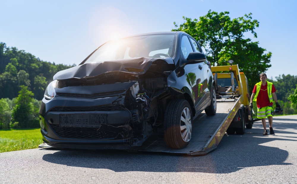 What to Do if You're in an Accident With a Tow Truck